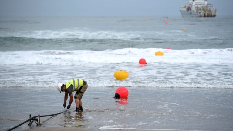 Submersible cable laying and Repair. – NO BARRIERS Submersible cable laying and Repair. – NO BARRIERS
